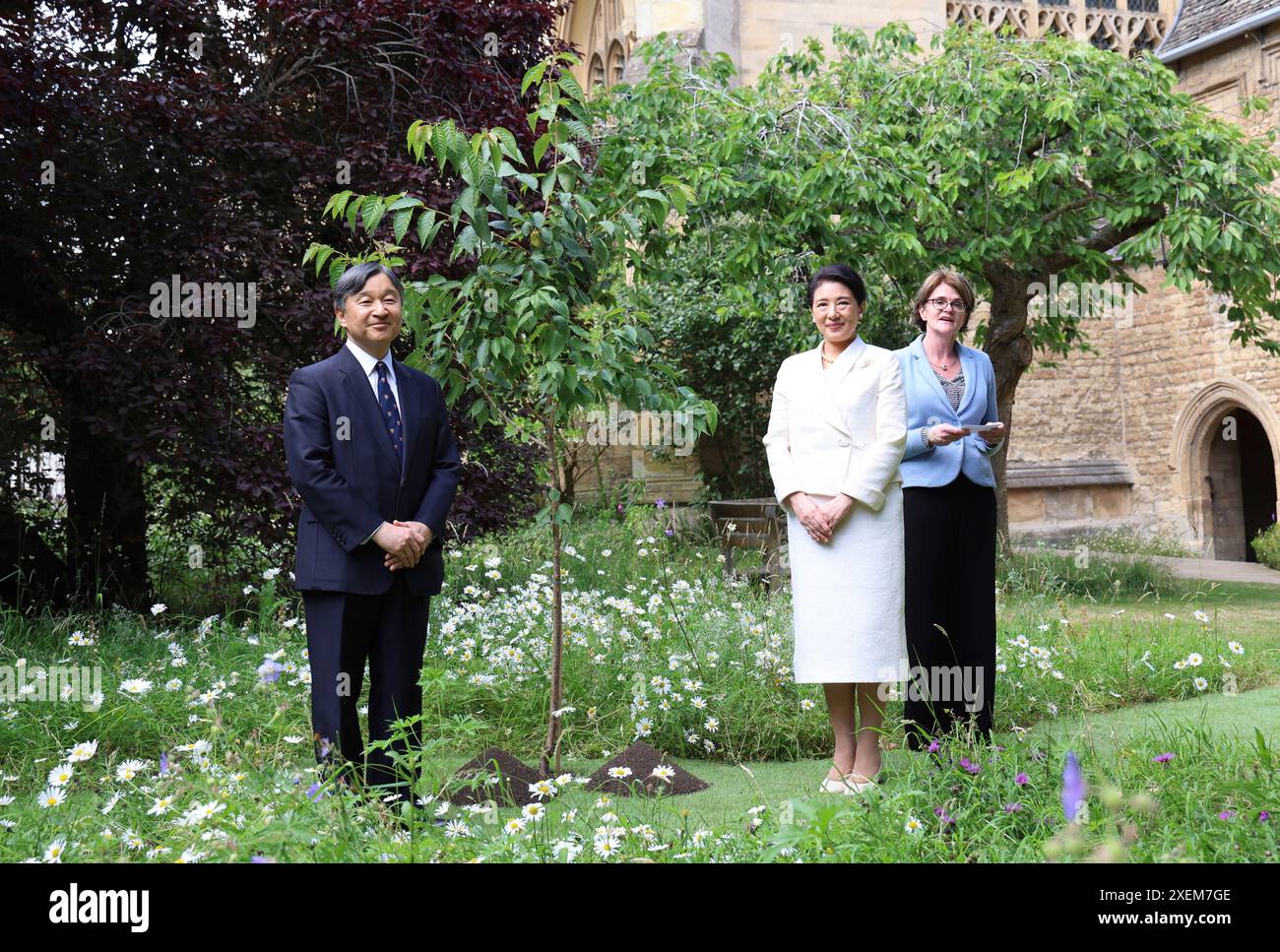 Japan's Emperor Naruhito and Empress Masako pose for a photo after ...