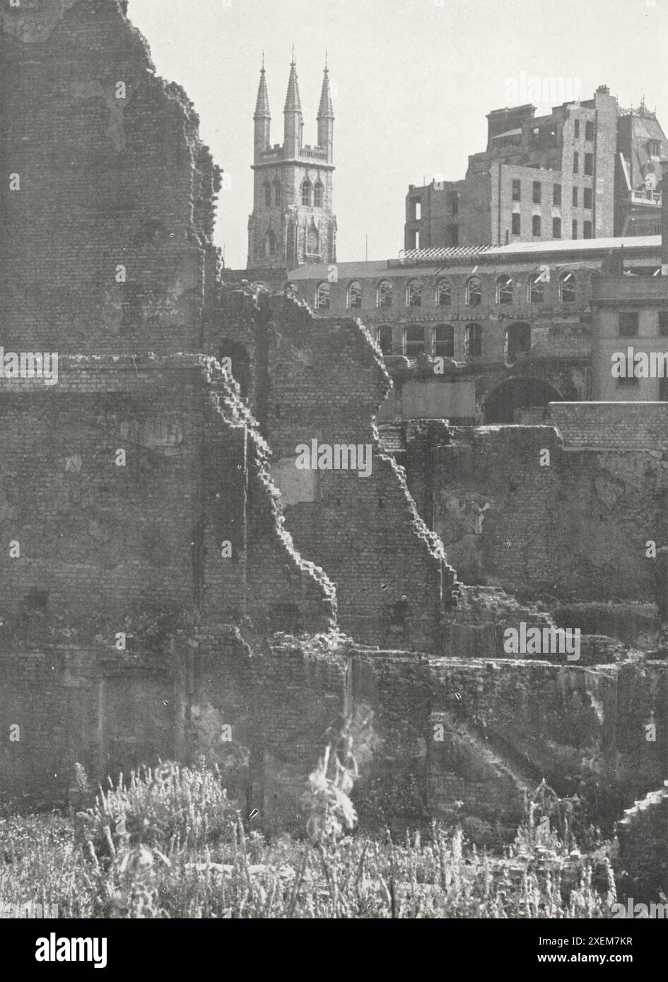 City of London Blitz bomb damage. St Sepulchre on Holborn Viaduct and ...