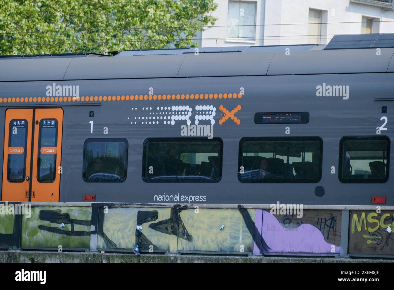 Ticket 2 klasse hi-res stock photography and images - Alamy