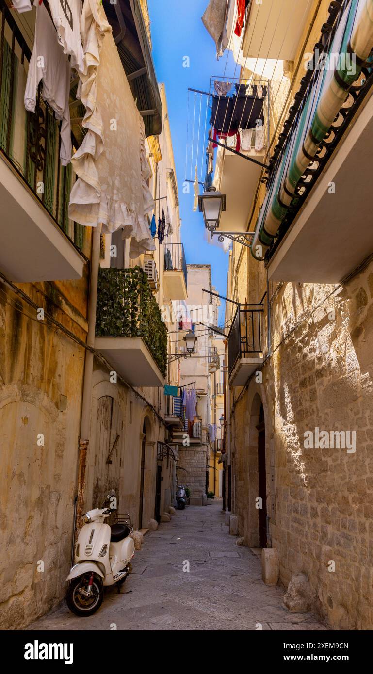 Typical italian street hi-res stock photography and images - Alamy