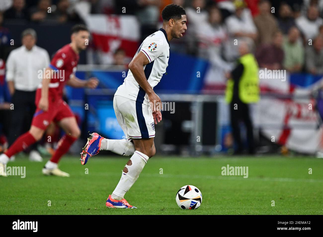 GELSENKIRCHEN, GERMANY - JUNE 16: Jude Bellingham of England controls ...