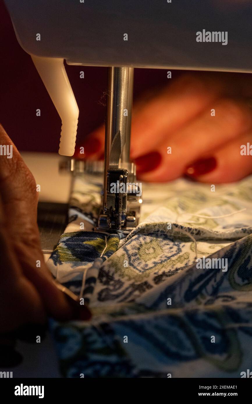 Sewingprocess hi-res stock photography and images - Alamy