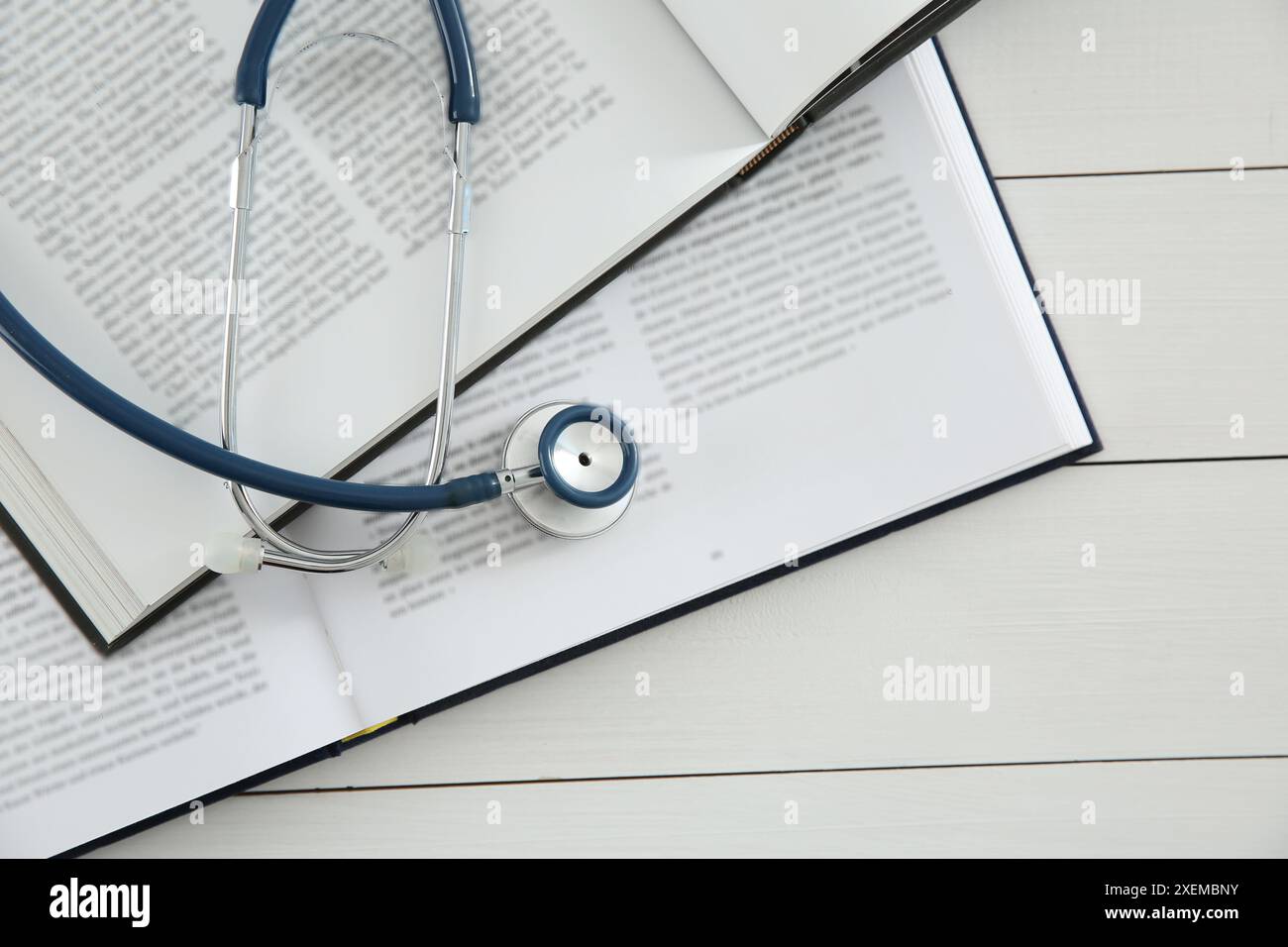 Top view medical table hi-res stock photography and images - Alamy