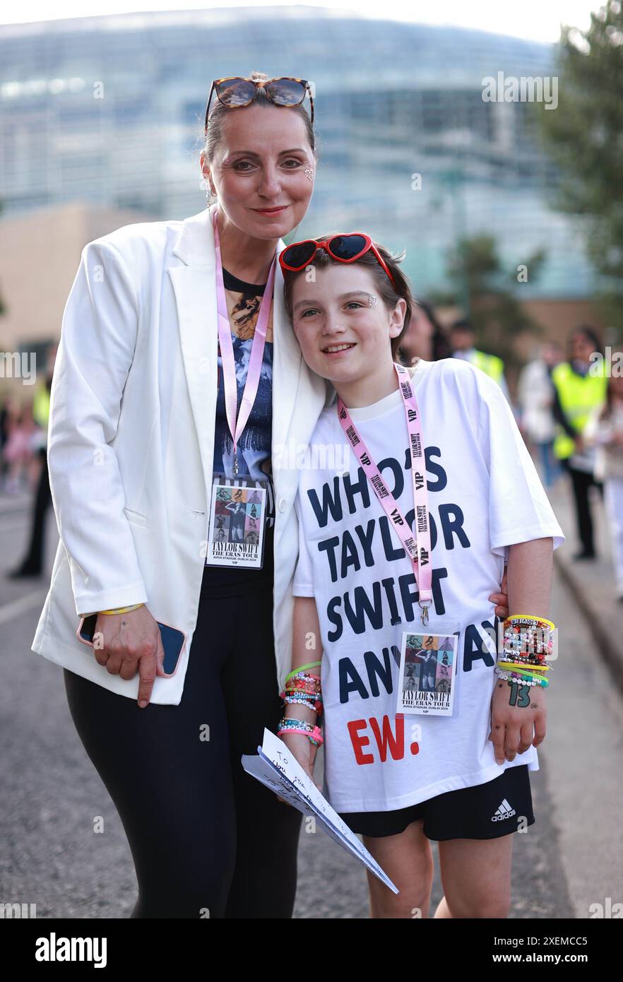 Anita Murphy with son Henry before watching Taylor Swift performing on ...