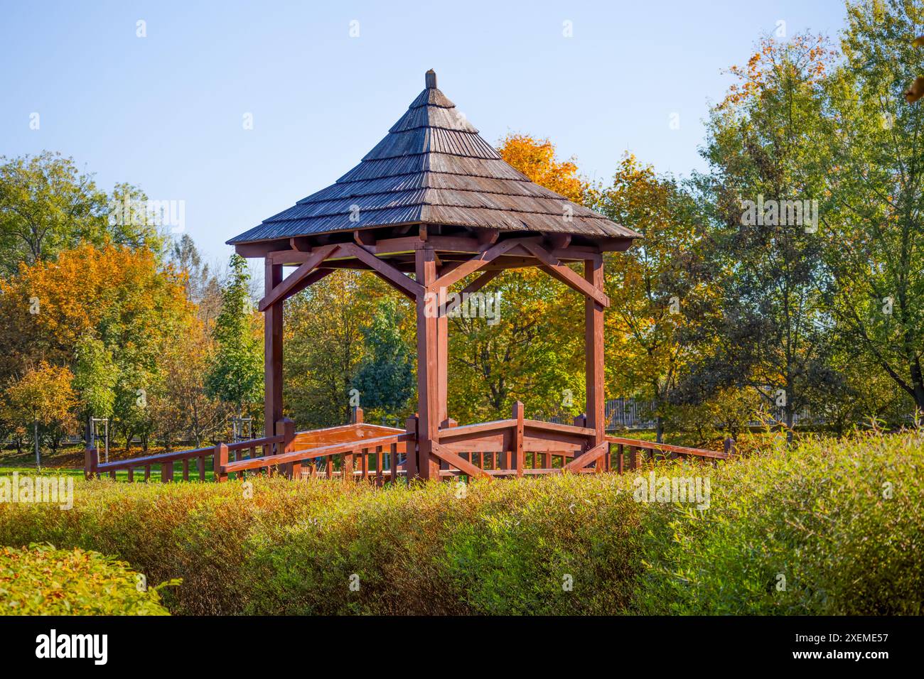 Garden gazebo in lush park hi-res stock photography and images - Alamy