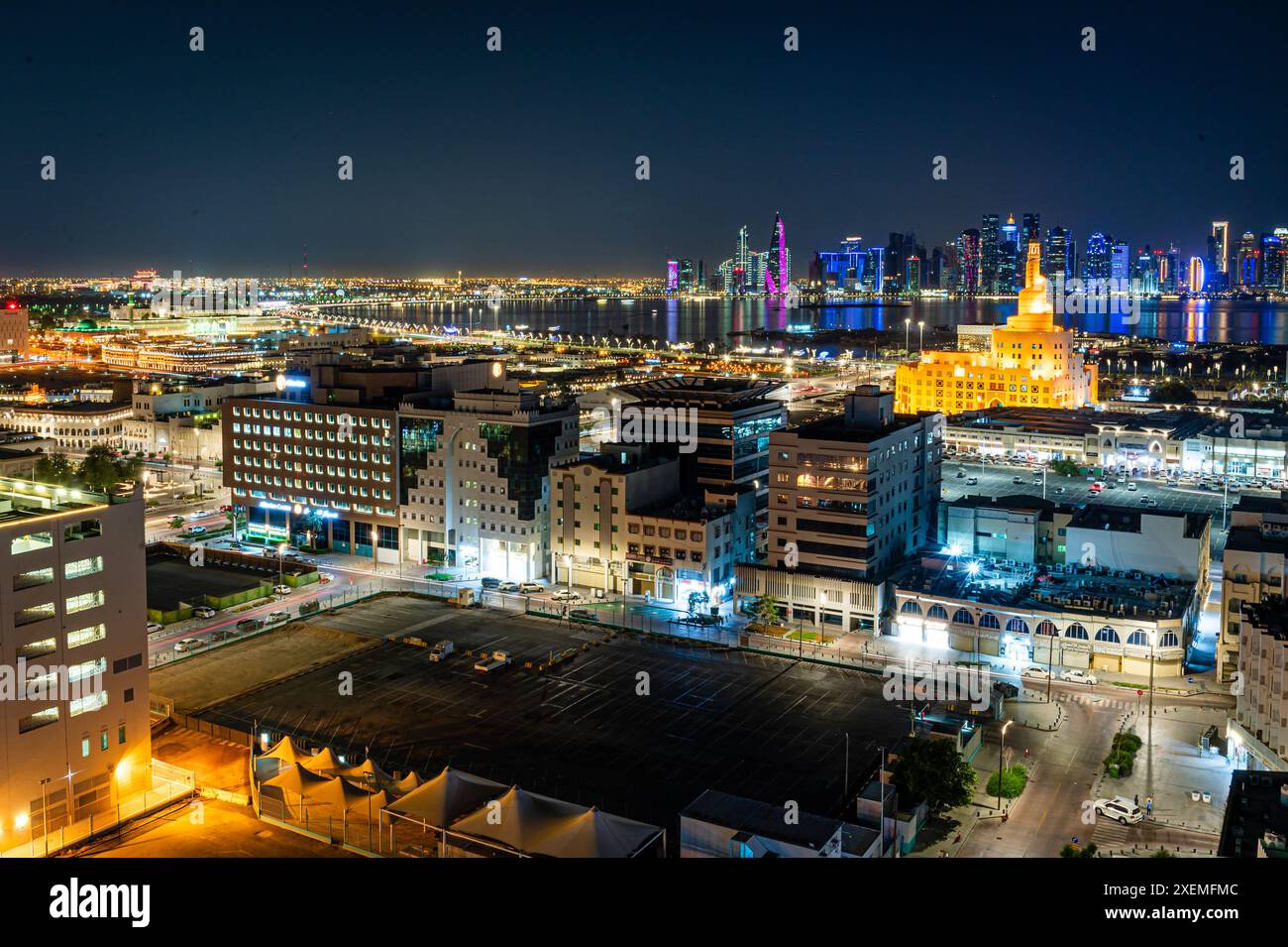 Doha skyline at night, Doha, Qatar Stock Photo - Alamy