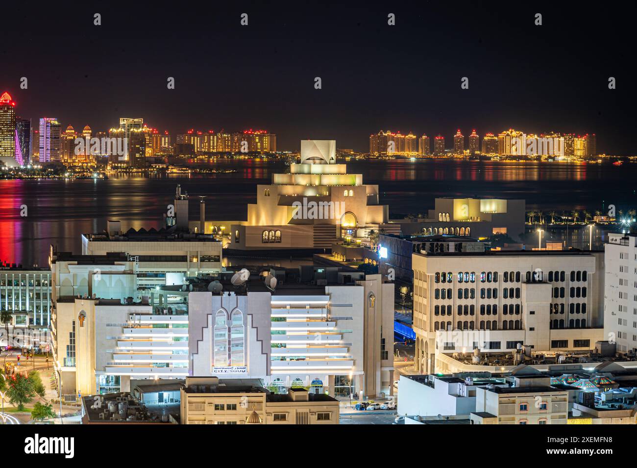 Islamic architecture skyline hi-res stock photography and images - Alamy