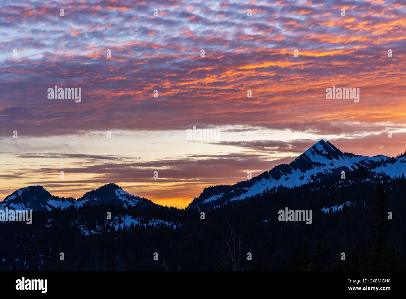 Dusk over snow capped hi-res stock photography and images - Alamy