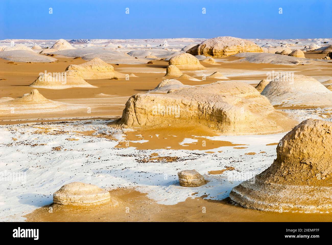 Limestone rocks, White Desert, Western Desert, Egypt Stock Photo - Alamy