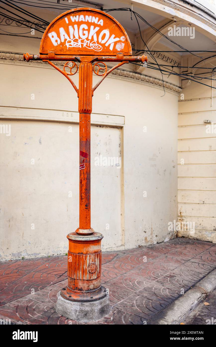 Bangkok thailand city street signs hi-res stock photography and images ...