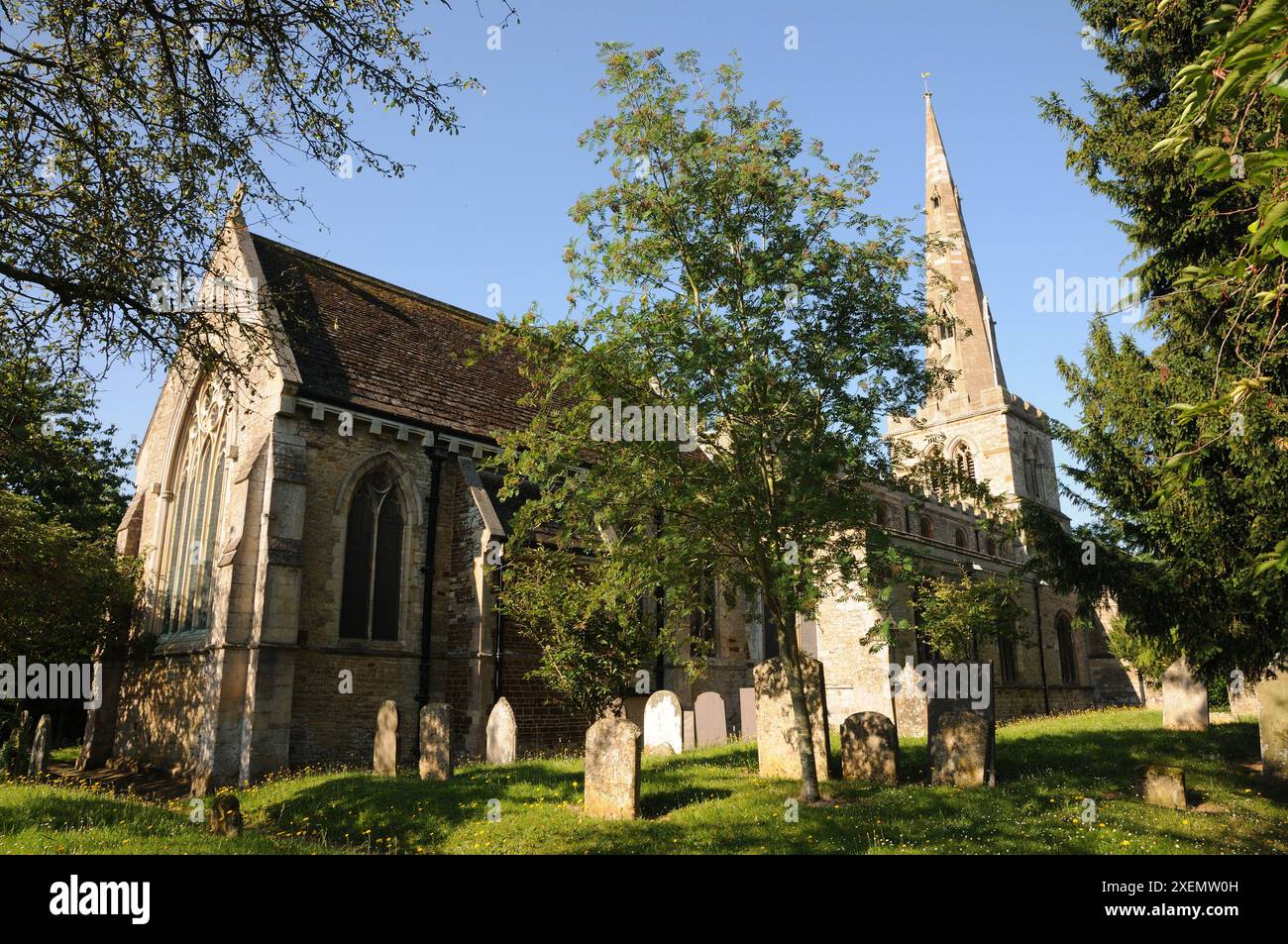 St Mary the Virgin, Burton Latimer, Northamptonshire Stock Photo - Alamy