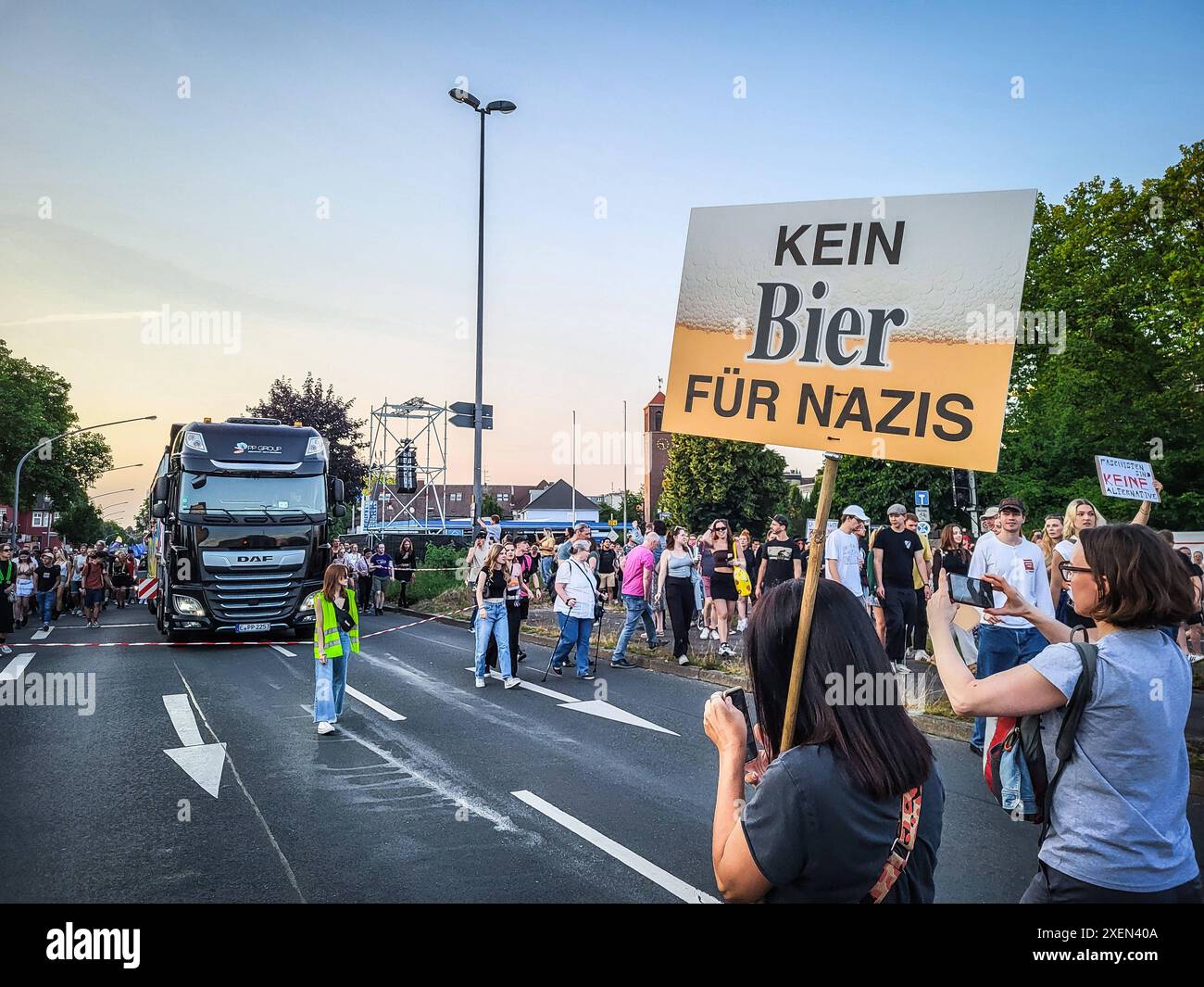 Essen, NRW, Deutschland, Demo gegen AfD Bundesparteitag, Grugahalle ...
