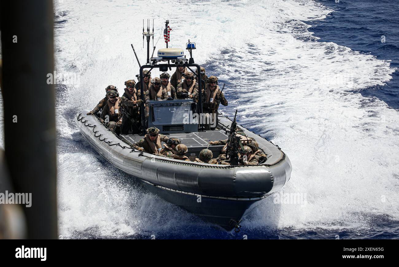 U.S. Marines with Battalion Landing Team 1/8, 24th Marine Expeditionary ...