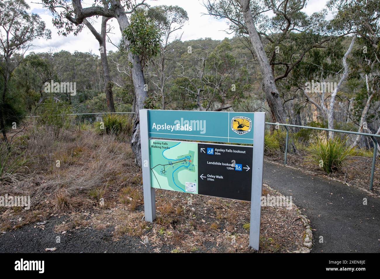 Apsley falls waterfall in Oxley Wild Rivers national park, near Walcha ...