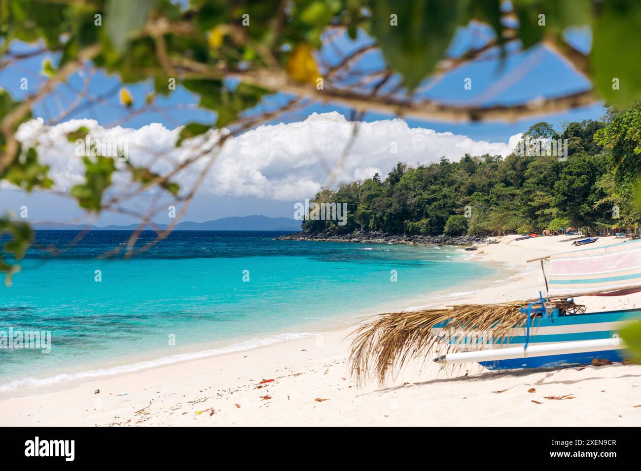 Exotic Paal Beach with white sand a bright turquoise ocean water in ...