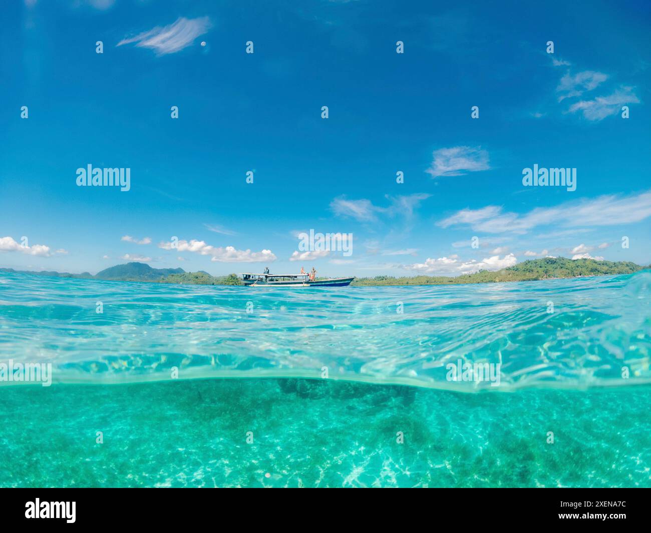 Boat reflection horizontal view hi-res stock photography and images - Alamy