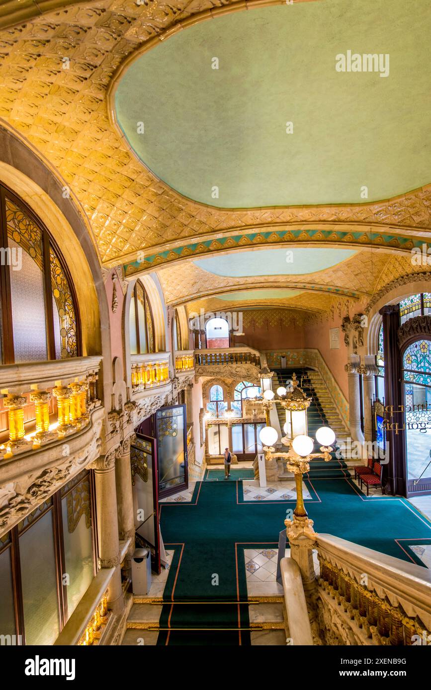 Entrance hall of the Palau de la Música Catalana (Palace of Catalan ...