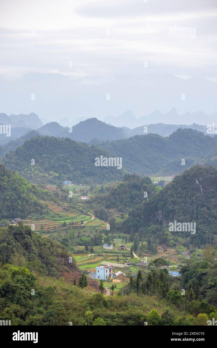 Tham luong cave hi-res stock photography and images - Alamy