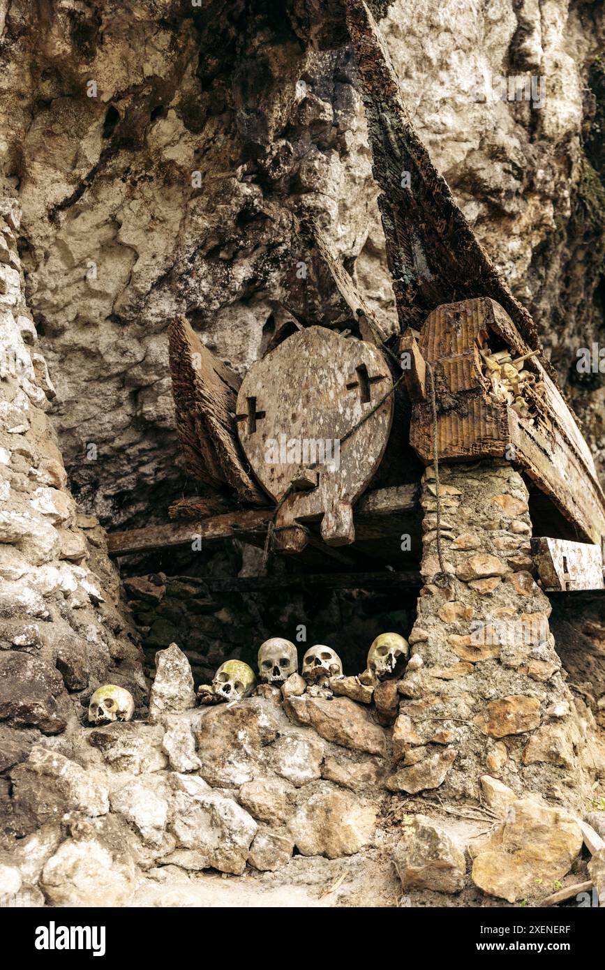 Skulls on display in the ancient village of Ke'te Kesu' in the Toraja ...