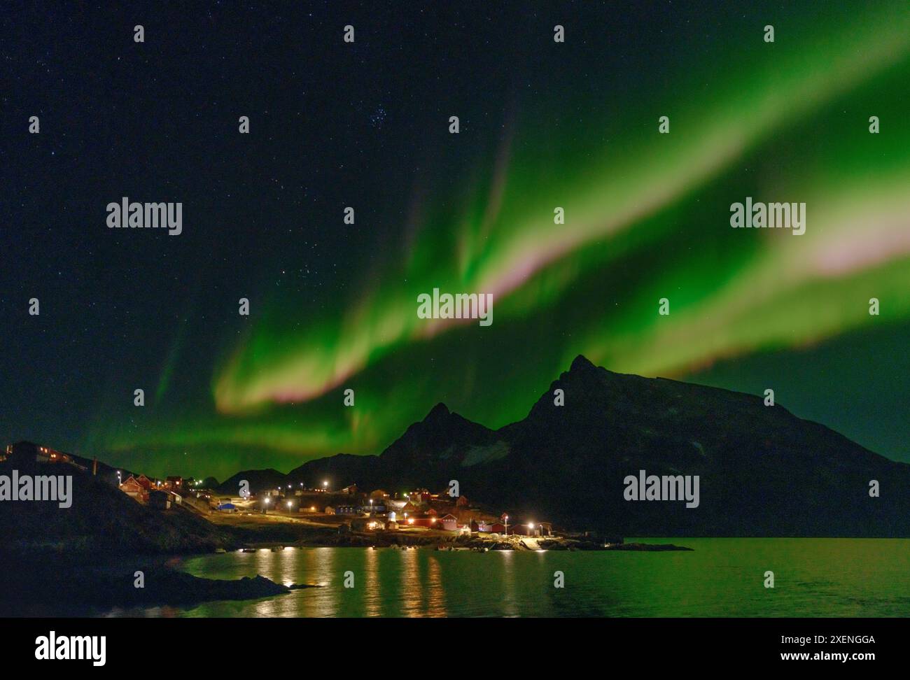 Greenland northern lights village hi-res stock photography and images ...