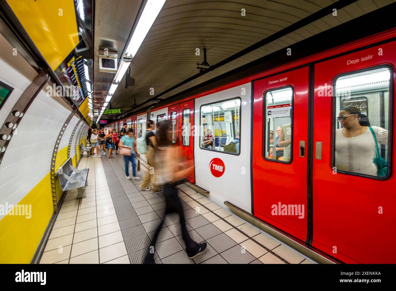 The Metro subway, barcelona, spain Stock Photo - Alamy