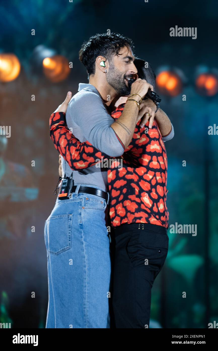 Marco Mengoni and Tropico, alias Davide Petrella, perform live at ...