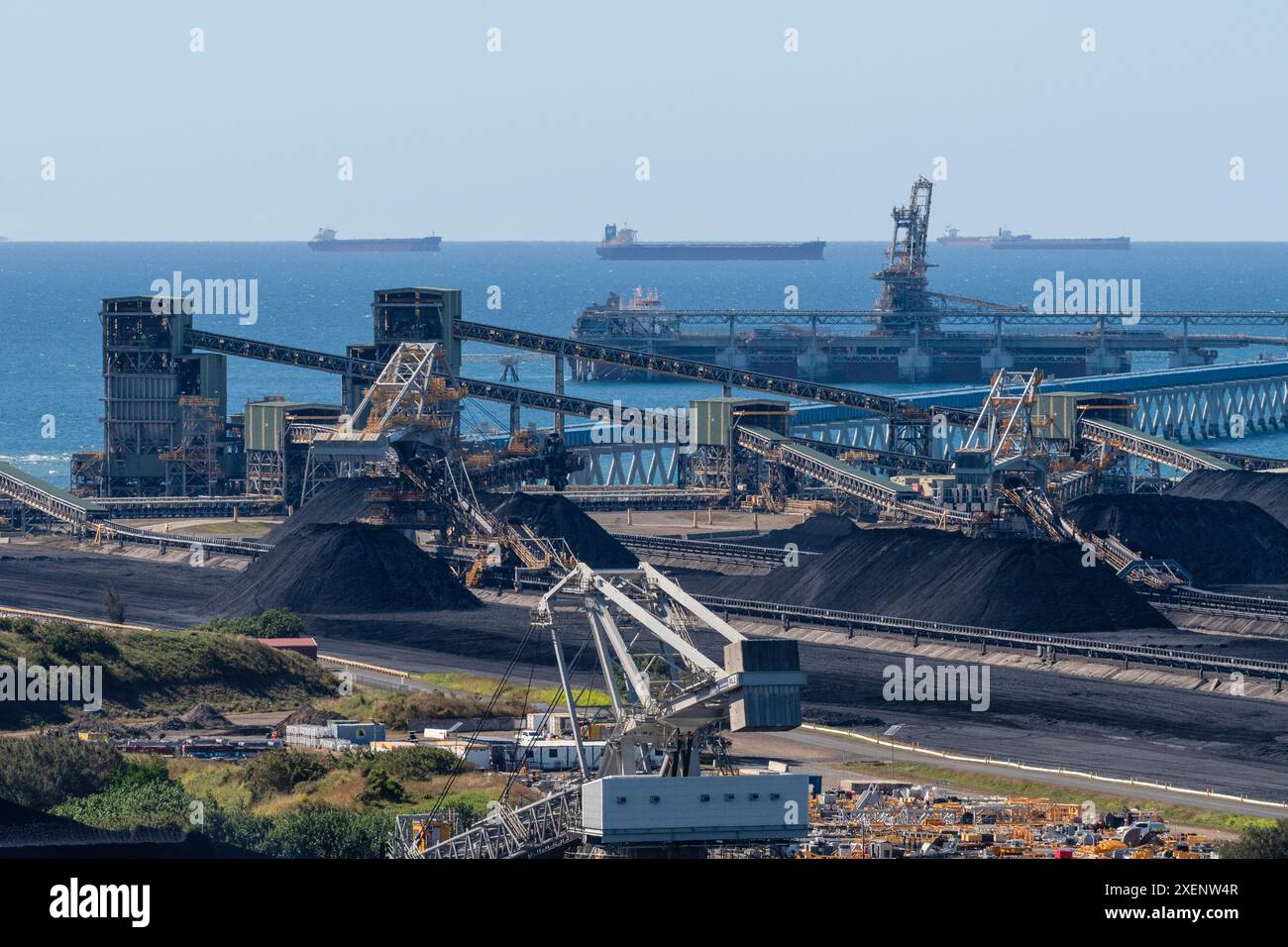 Coal conveyor belt australia hi-res stock photography and images - Alamy