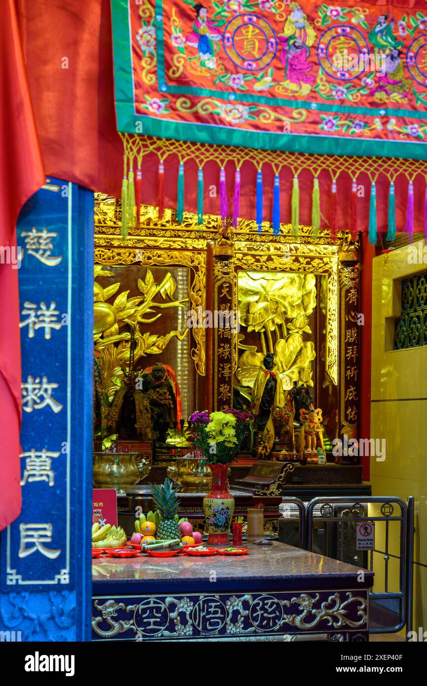A Chew Jetty Chinese Temple, George Town, Penang, Malaysia Stock Photo - Alamy