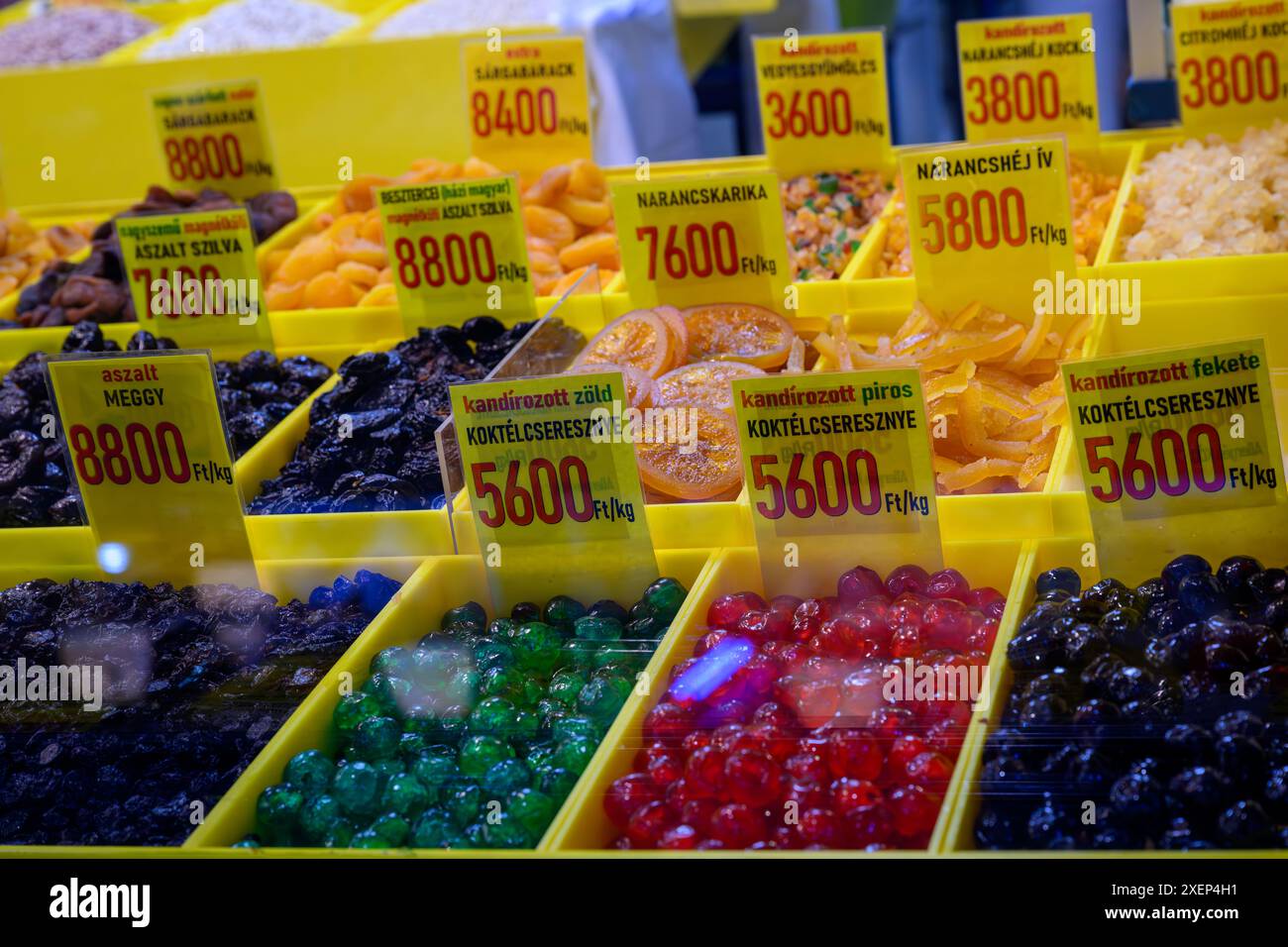 Budapest fruits market hi-res stock photography and images - Alamy