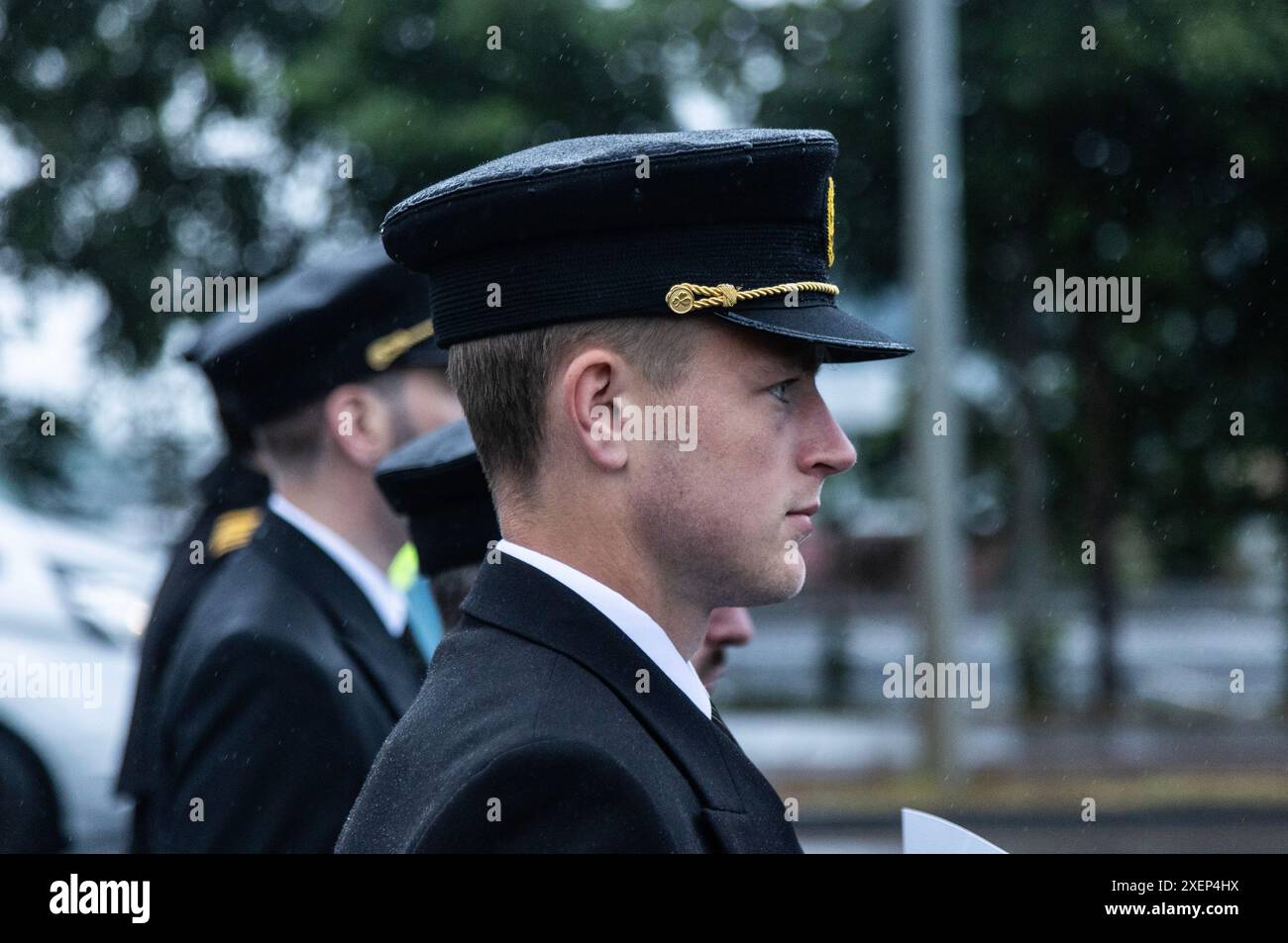 Aer Lingus pilots march around Dublin Airport as they begin their eight ...