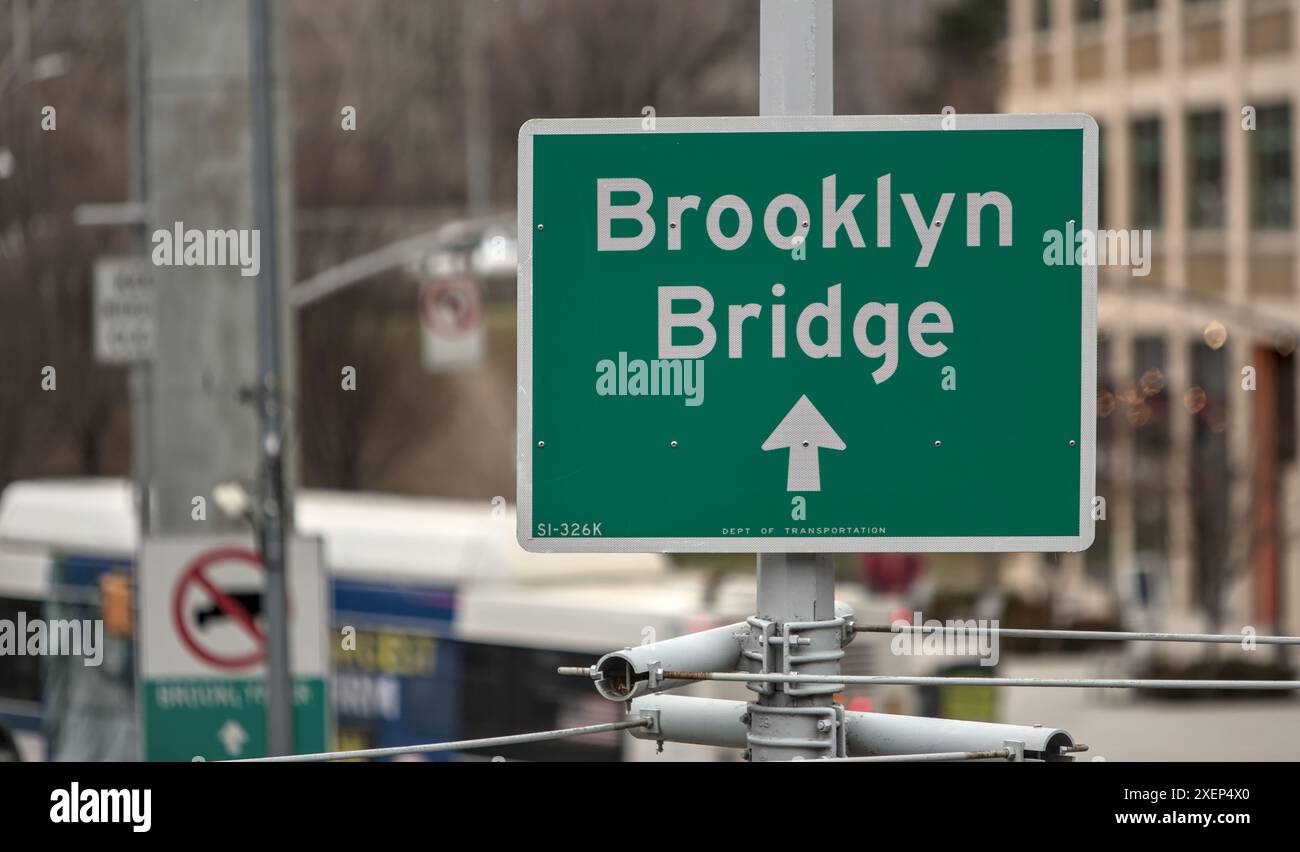 Downtown brooklyn subway hi-res stock photography and images - Alamy