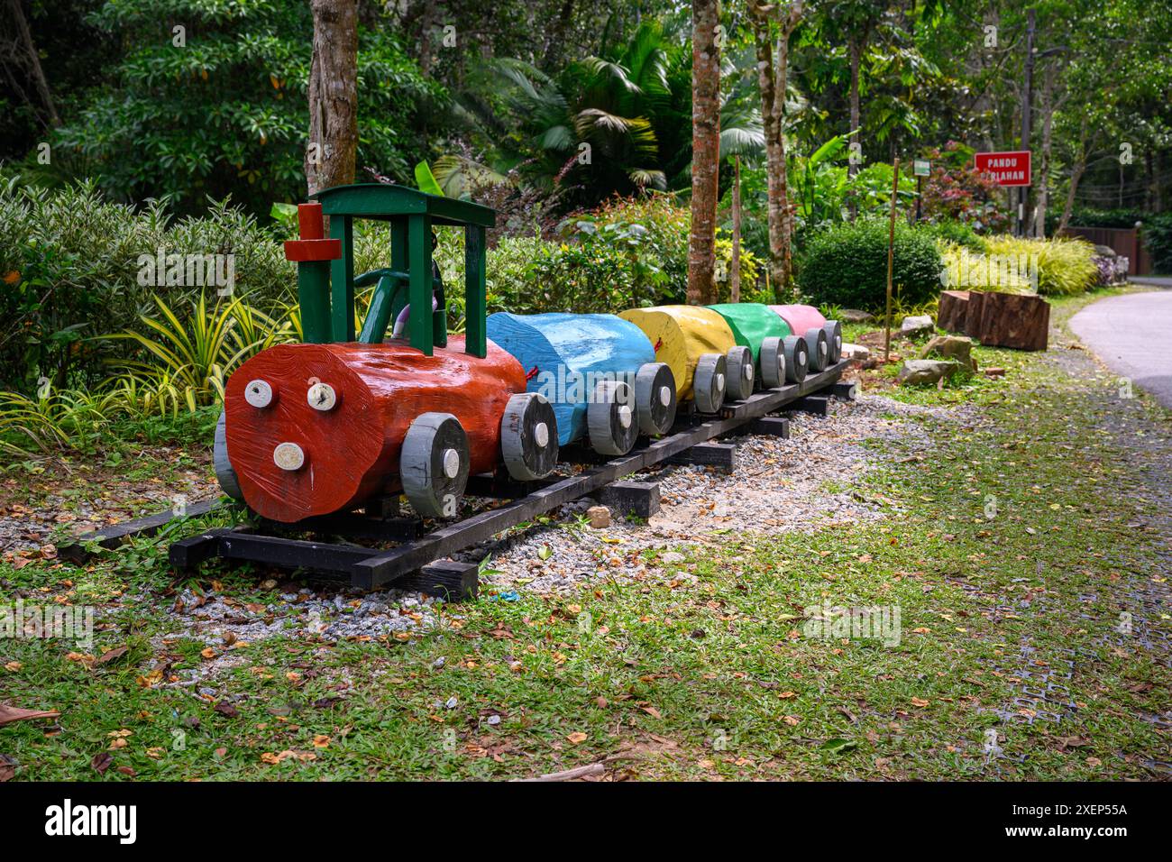 Wooden steam ttrain hi-res stock photography and images - Alamy