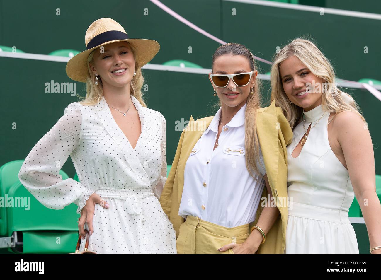 Influencer leonora smee hi-res stock photography and images - Alamy