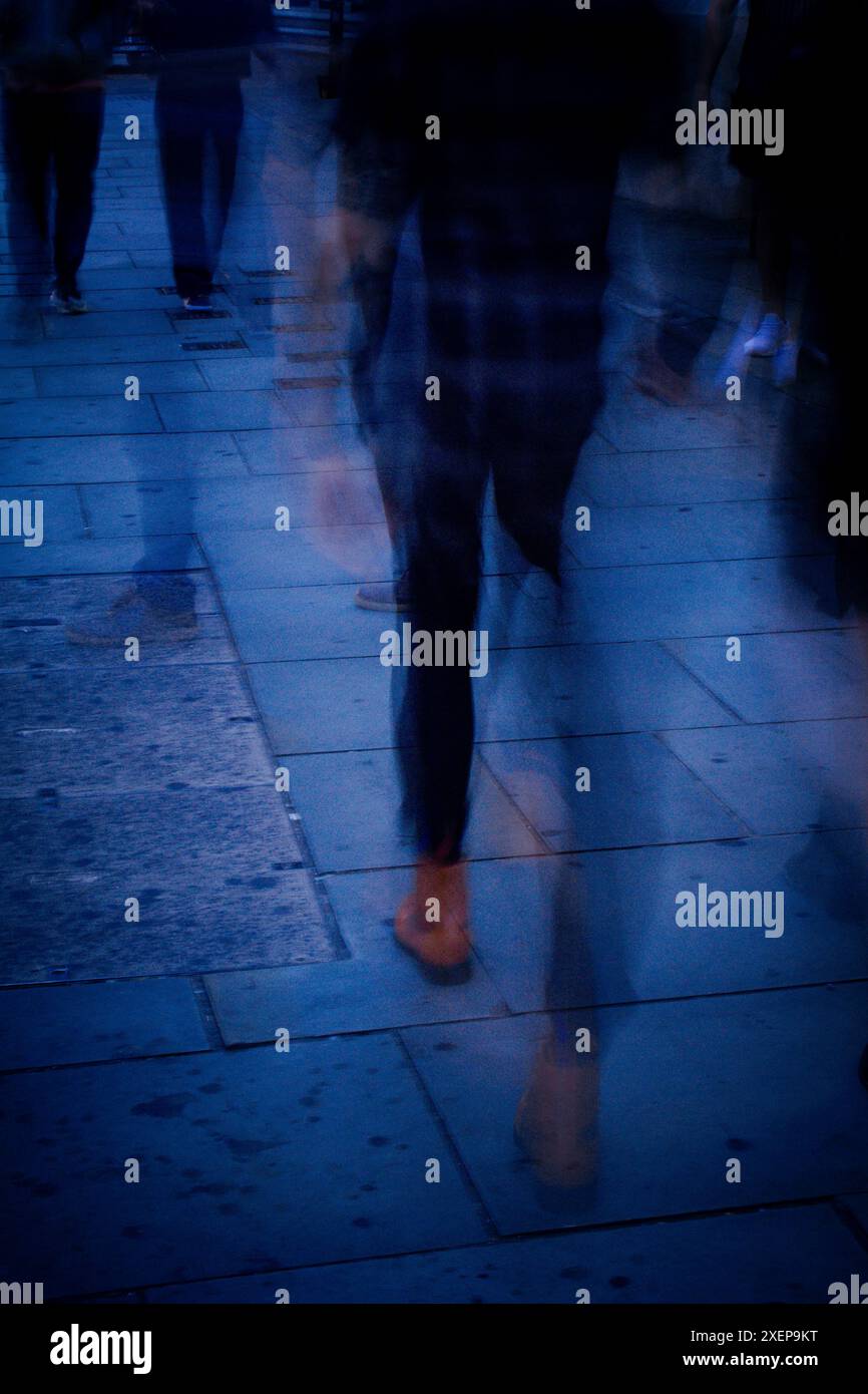 Legs of pedestrians walking shopping or commuting Stock Photo - Alamy