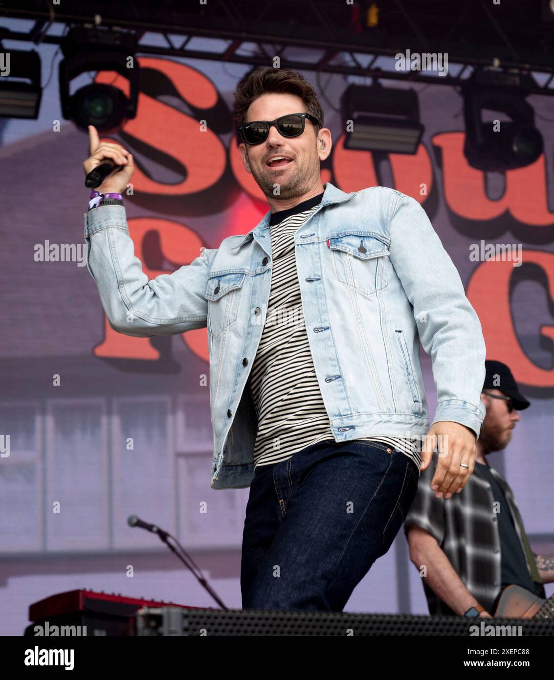 scouting for girls Preforming at the at the In It Together Festival ...