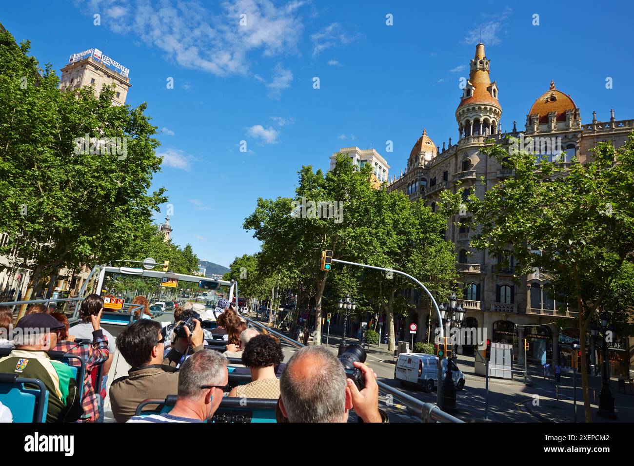 Tourist Bus, Cases Rocamora, Passeig de Gracia, Plaça de Catalunya ...