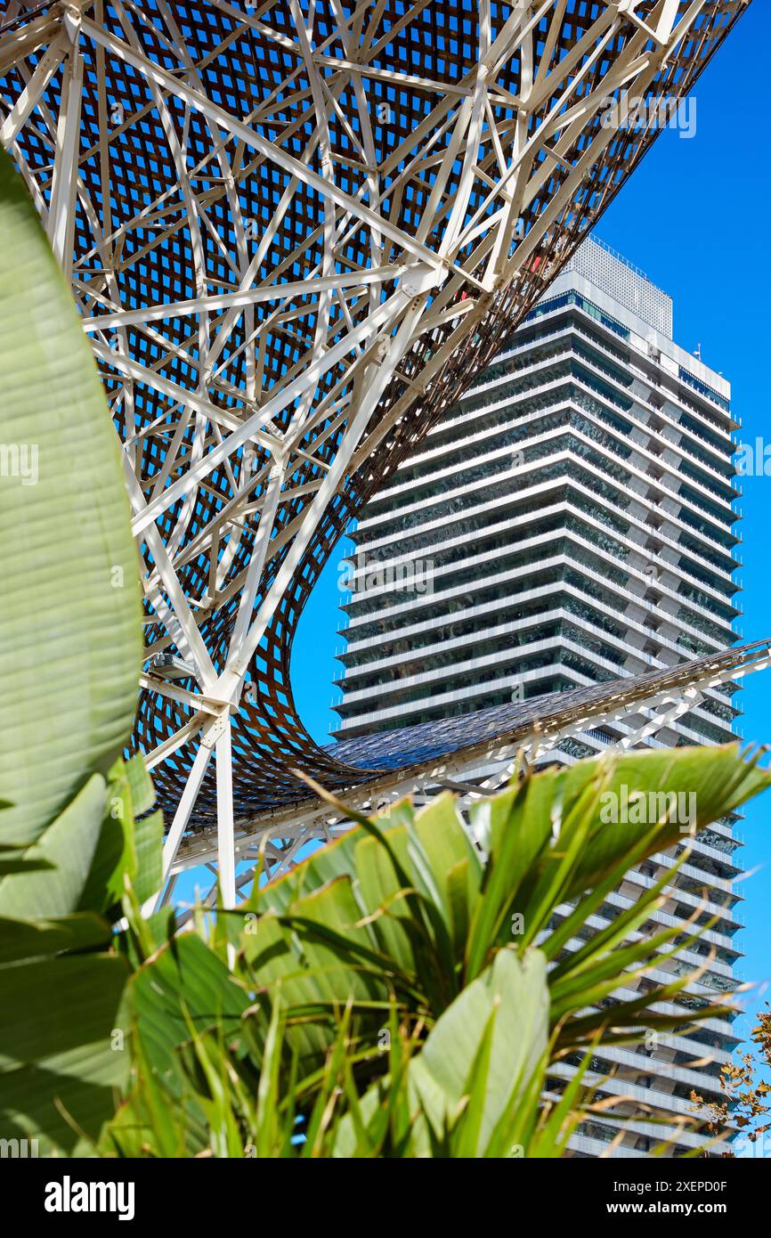 Mapfre tower, Sculpture ´Fish´ of Frank Gehry, Puerto Olimpico, Olympic ...