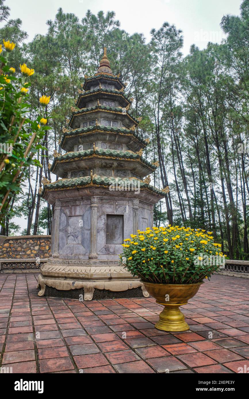 Hue, Vietnam - 6 Feb, 2024: Thien Mu Pagoda and Buddhist Temple, Hue ...