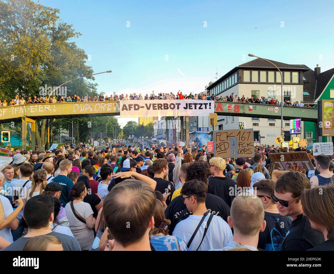 Essen, NRW, Deutschland Demonstration gegen den AfD Bundesparteitag in ...