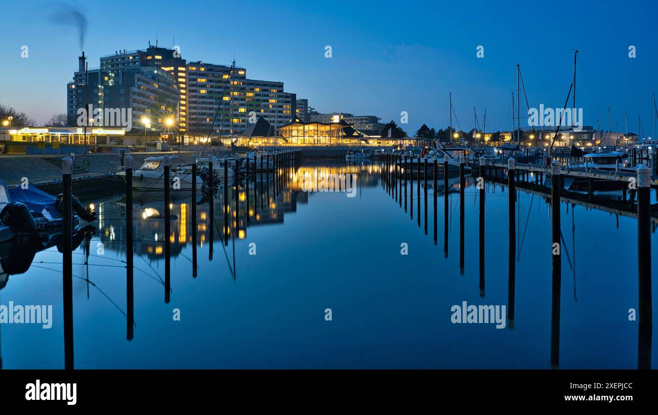 Damp hi-res stock photography and images - Alamy