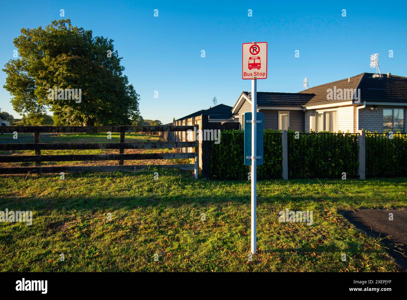 Suburban bus stop no shelter hi-res stock photography and images - Alamy