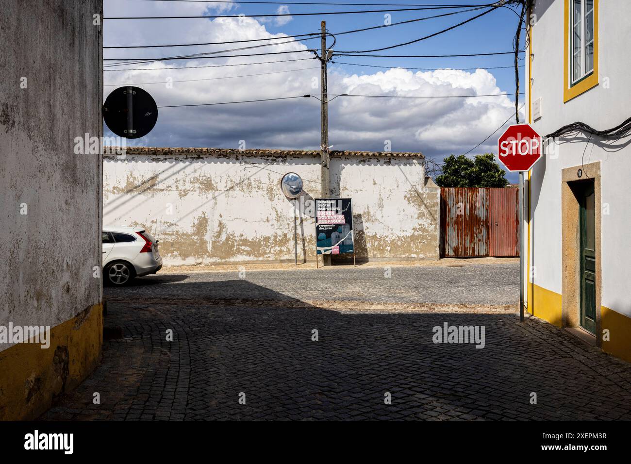 Stop passing car hi-res stock photography and images - Alamy