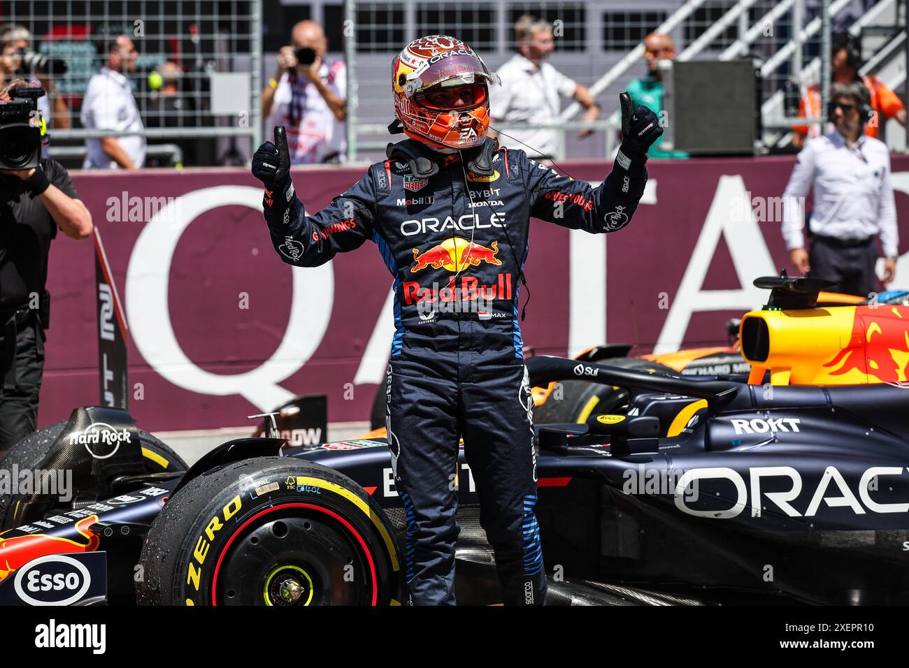 VERSTAPPEN Max (ned), Red Bull Racing RB20, portrait celebrates sprint ...