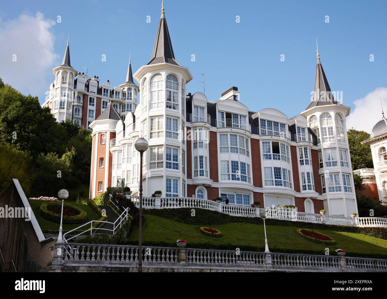 Edificios de concha hi-res stock photography and images - Alamy