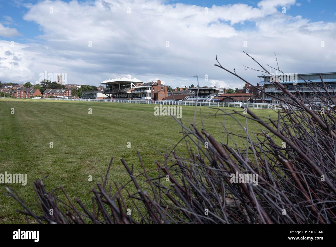 Horse racing warwick racecourse hi-res stock photography and images - Alamy