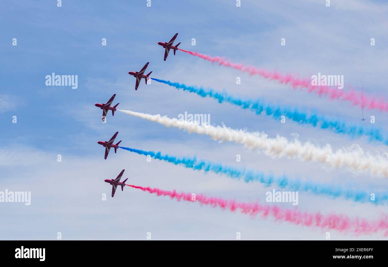Red arrows 2024 hi-res stock photography and images - Alamy