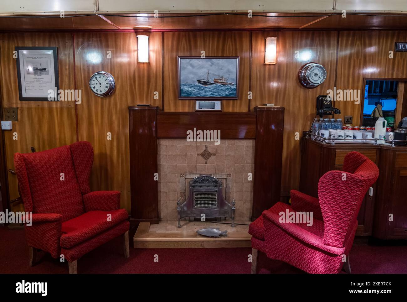 Civilian research vessel hi-res stock photography and images - Alamy