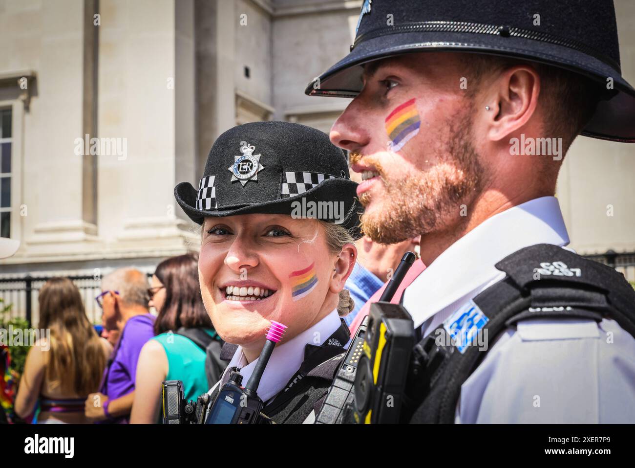Met police officers hi-res stock photography and images - Alamy