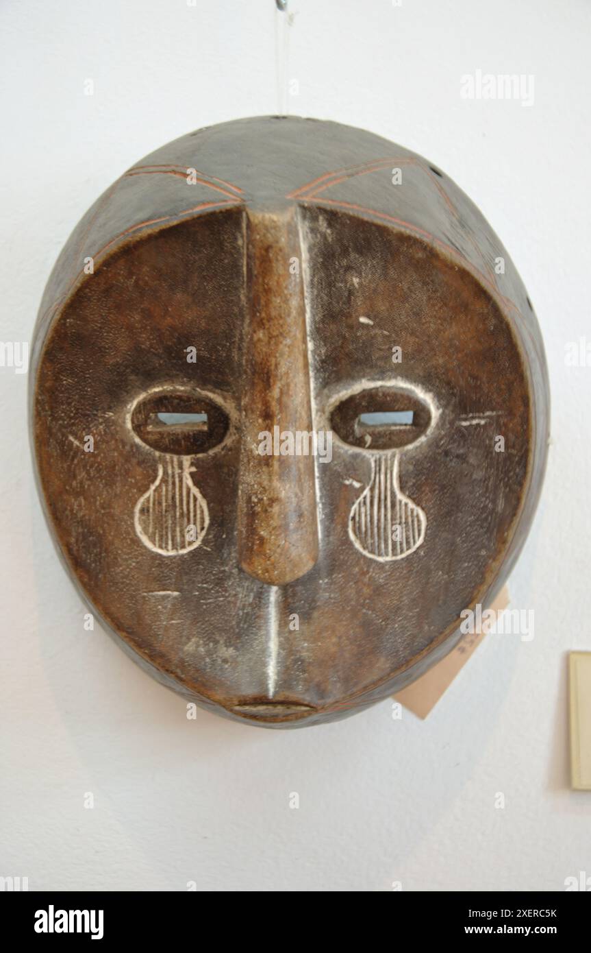 Beautifullly-Carved, Traditional Wooden mask, National Museum, Lome ...