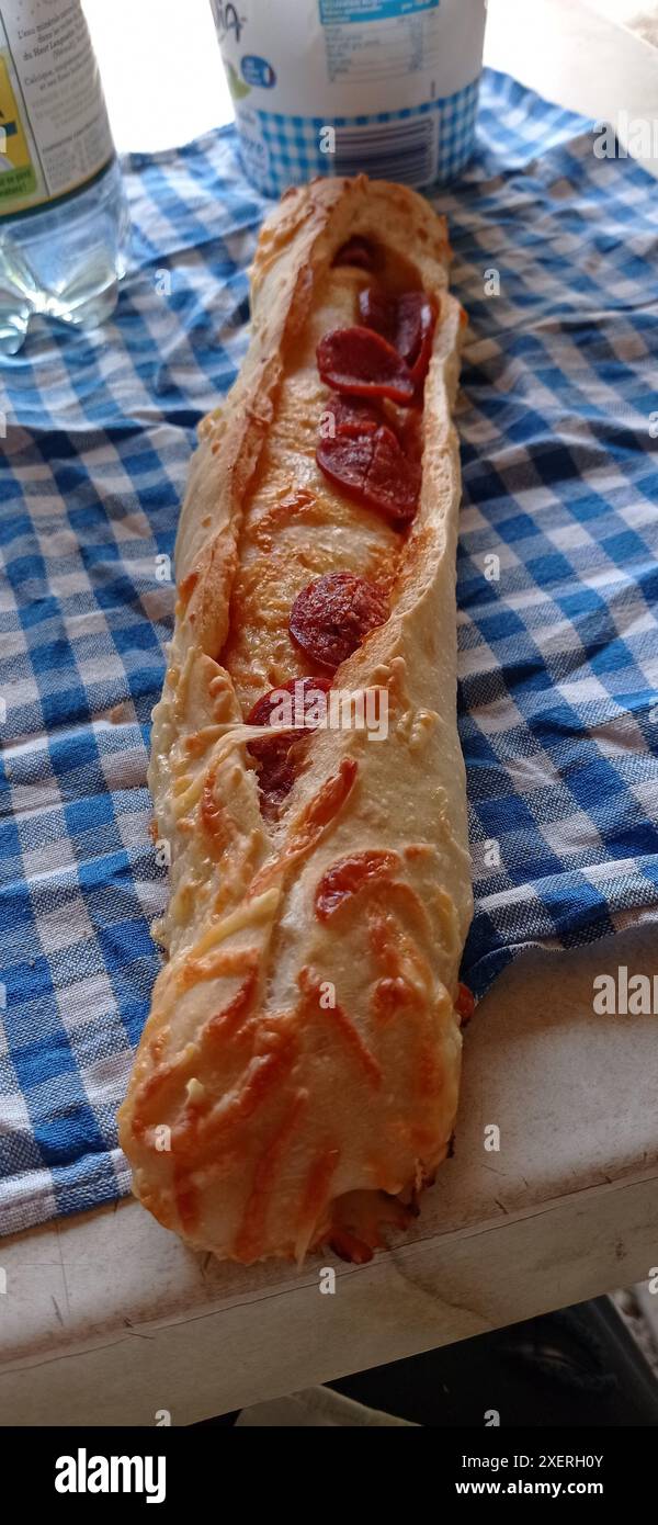 Baguette ficelle hi-res stock photography and images - Alamy